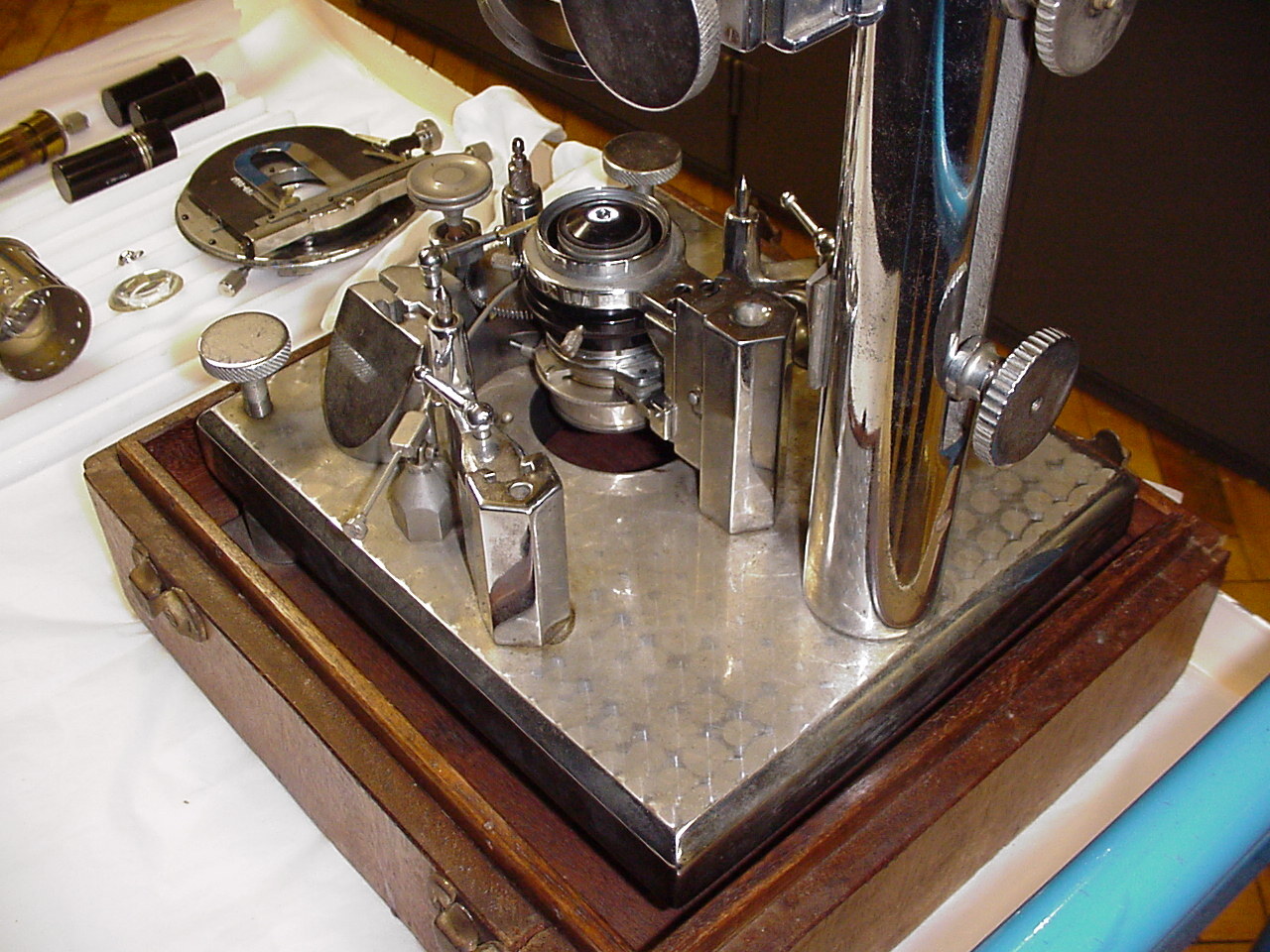 Gonin's Rife microscope - Royal Rife Research - Europe